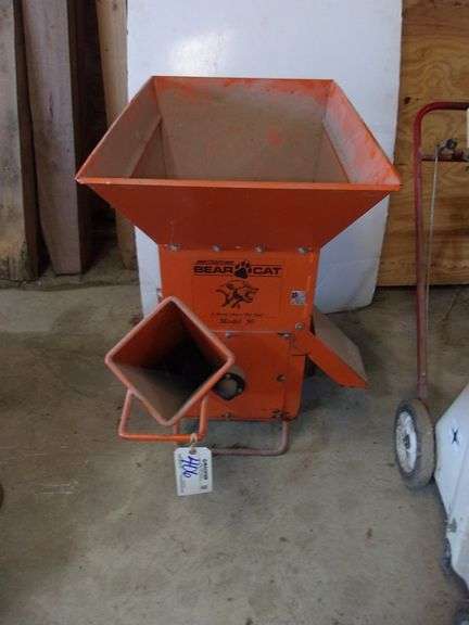 Bearcat Model 50 5 hp chipper shredder - Backes Commercial Auctioneers