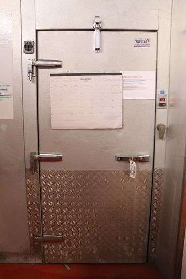 2020 Tafco combination L shaped walk in cooler/freezer with floors ...