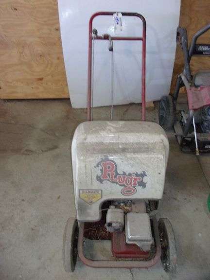 Plug-R aerator, gas powered - Backes Commercial Auctioneers