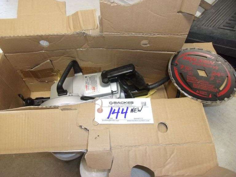 New Skilsaw HD77 worm drive - Backes Commercial Auctioneers