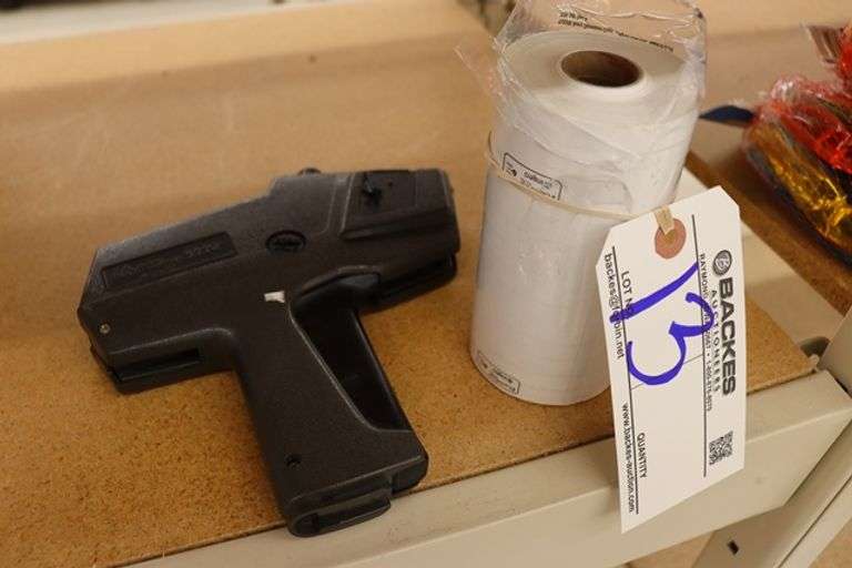 Avery marking gun with stickers - Backes Commercial Auctioneers