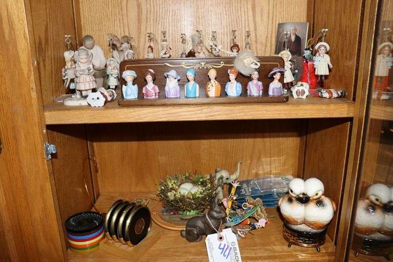2 Shelves to go - Figurines and knick knacks - Backes Commercial ...