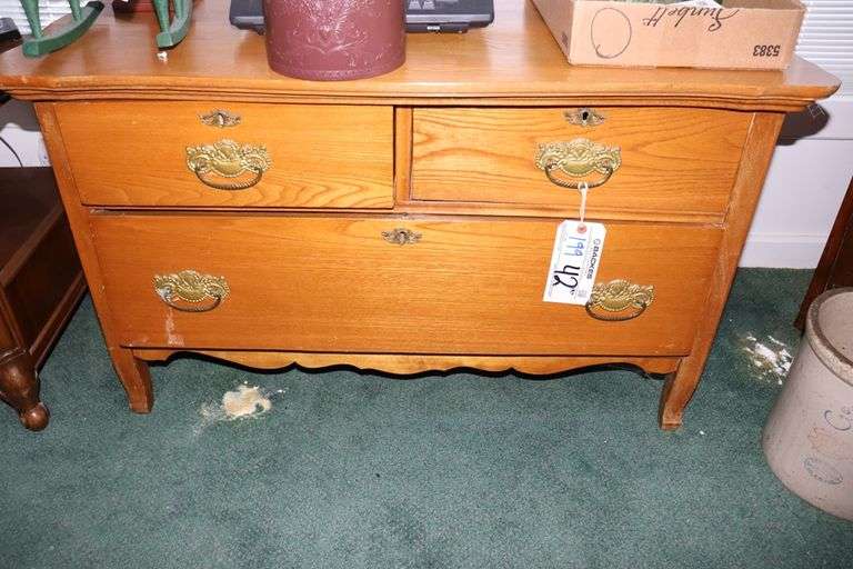 42 wide 3 drawer oak buffet base - Backes Commercial Auctioneers