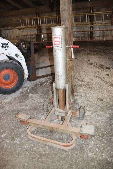 Gray pneumatic bumper jack - untested - Backes Commercial Auctioneers