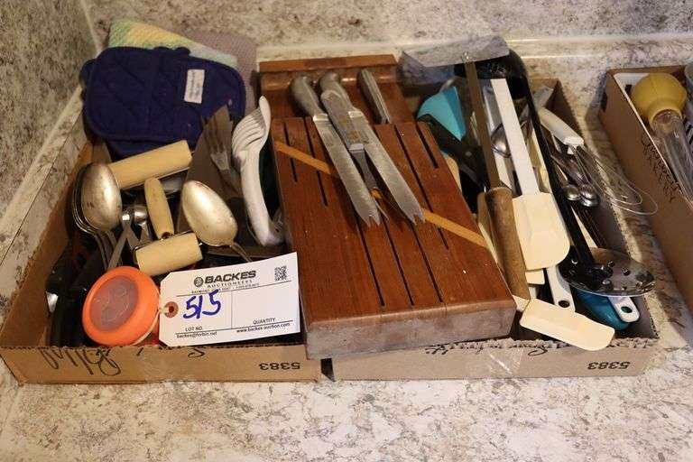 2 box flats to go - Kitchen utensils - Backes Commercial Auctioneers