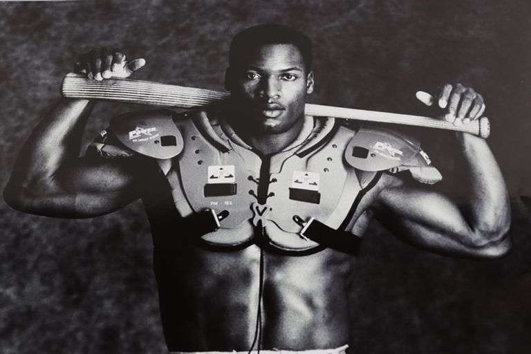 Bo Jackson 16x20 of ICONIC pose with shoulder pads and bat - Backes ...