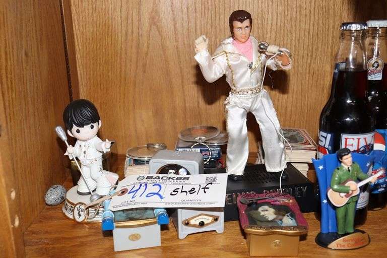 Shelf to go - Elvis collectibles - Backes Commercial Auctioneers