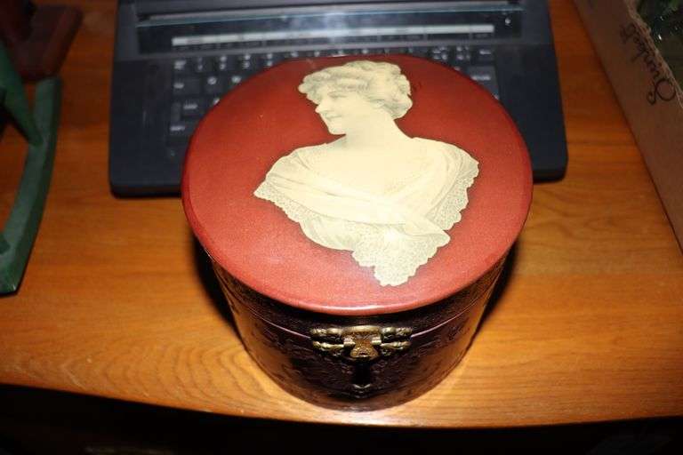 Ornate exterior box ladies nested round boxes - Backes Commercial ...