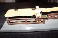 Lionel 362 operating barrel loader - Backes Commercial Auctioneers