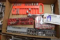 Box flat to go - Assorted ratchets & sockets - Backes Commercial Auctioneers