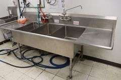 104" stainless 3 bin meat tray sink with double drain boards, pre rinse ...