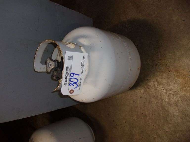 LP gas tanks with product - Backes Commercial Auctioneers
