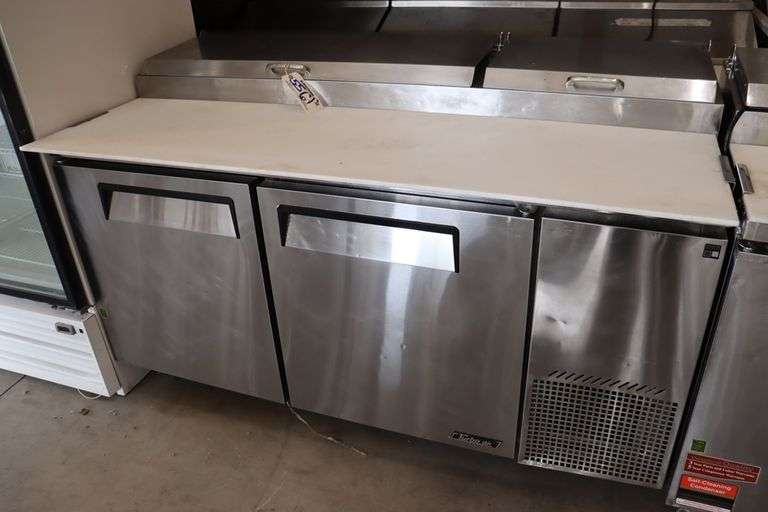 Turbo Air TPR-67SD 2 lid, 2 door, raised rail pizza make table with ...