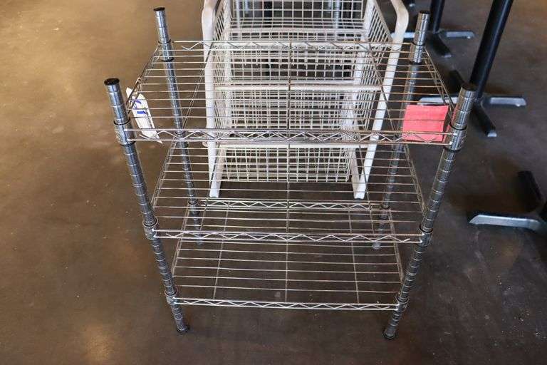 14" x 24" Chrome coated wire rack - Backes Commercial Auctioneers