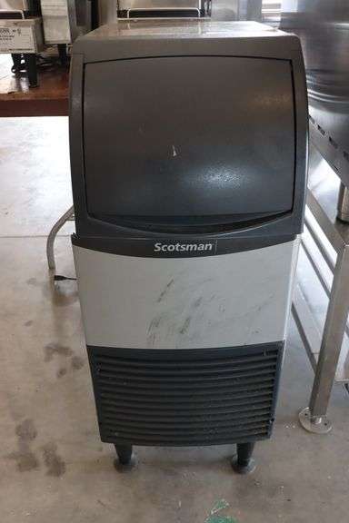 Great condition - Scotsman UNO815A-1A undercounter nugget ice machine ...
