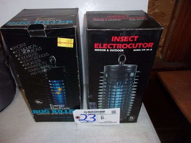 Pair of bug zappers - Backes Commercial Auctioneers
