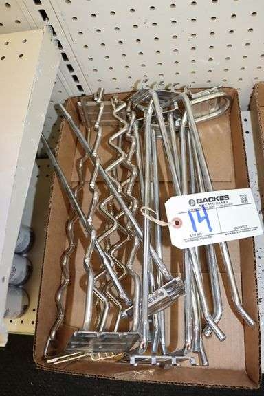 Box to go - Handle goods display hooks - Backes Commercial Auctioneers