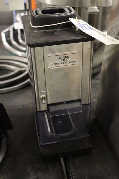 Waring Pro counter top electric ice crusher - Backes Commercial Auctioneers
