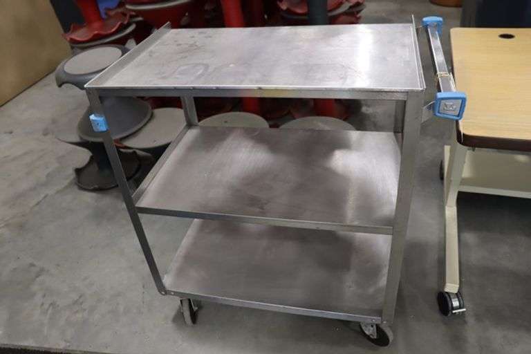 Lakeside 18" x 27" stainless bussing cart - Backes Commercial Auctioneers
