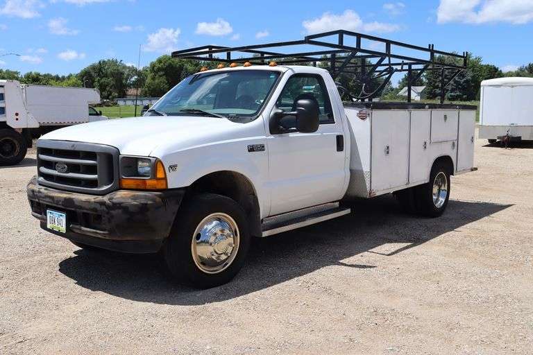 2001 Ford F-550 Super Duty Dually Truck, Triton V10 gas motor w/ 11 ...