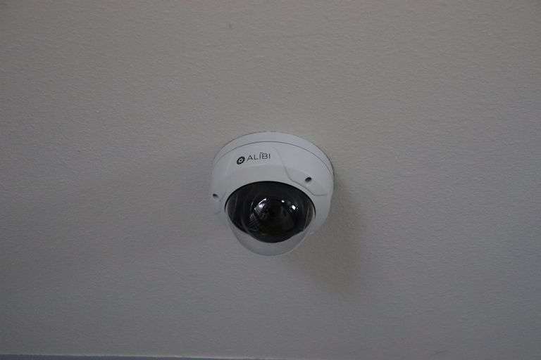 Alibi 8 camera security system with DVR & monitor - showing only 3 ...