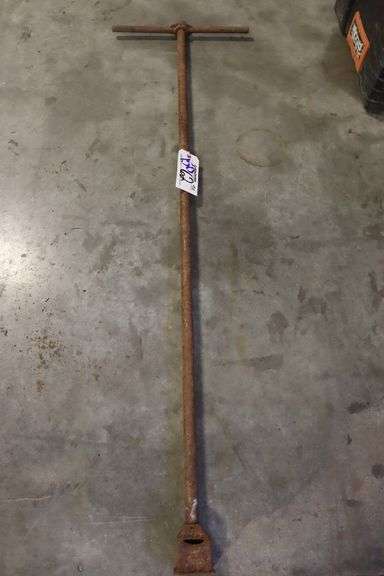 10' Tall water main shut off tool - Backes Commercial Auctioneers