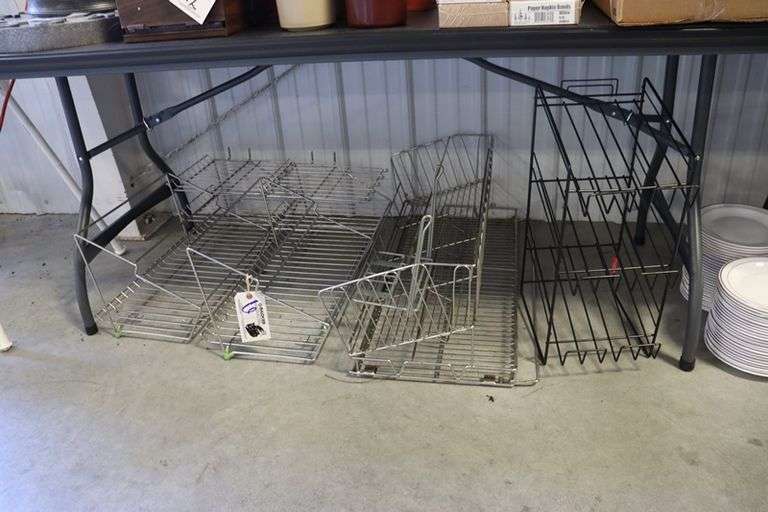 All to go - Metal organizer racks - Backes Commercial Auctioneers