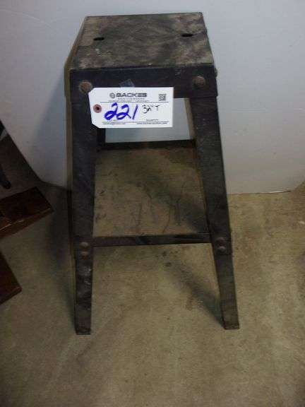 32" tall metal work stand - Backes Commercial Auctioneers