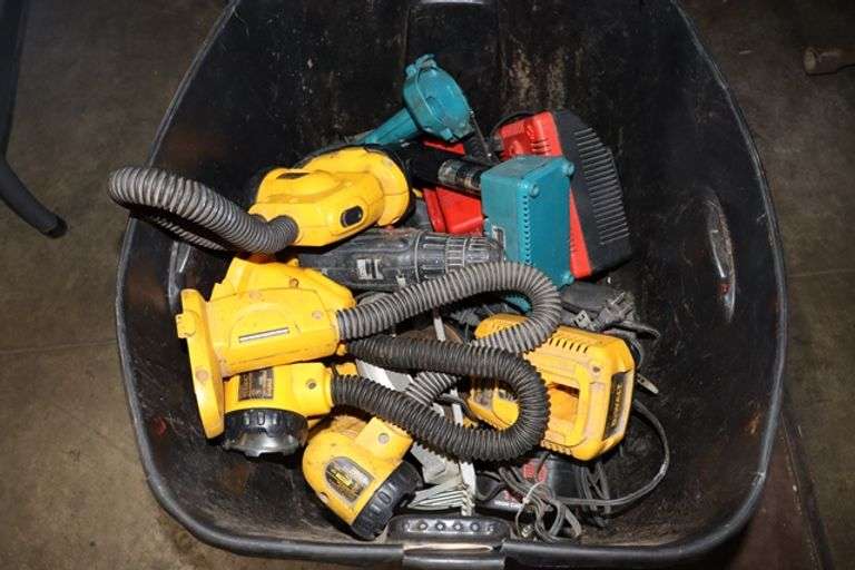 Tote to go - DeWalt, Milwaukee, & Makita battery operated tools ...