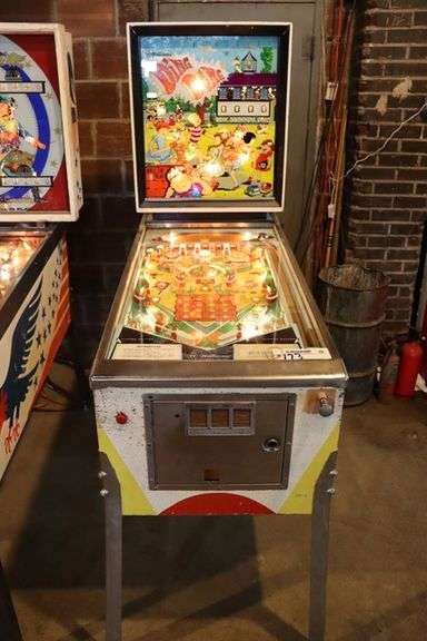 Williams Electronics "Ding Dong" pin ball machine - in working ...