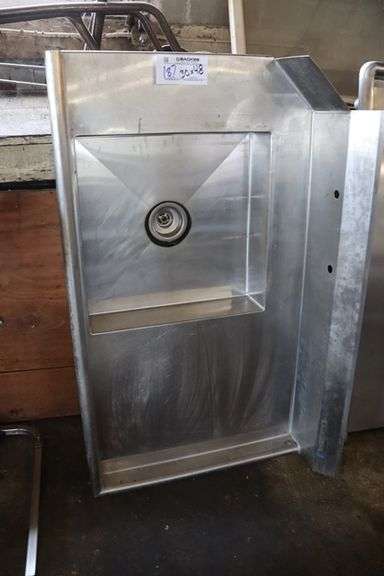 30" x 48" Stainless right hand soil table - no legs - Backes Commercial ...