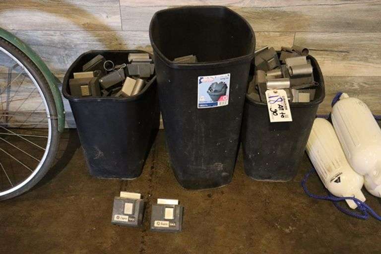 All to go - GE Supra Max reality key boxes - Backes Commercial Auctioneers