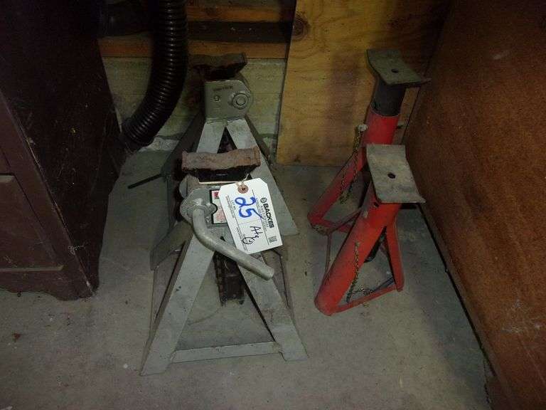 All to go jack stands - Backes Commercial Auctioneers