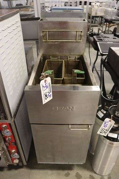 Dean SR142GP LP gas fryer - needs cleaned - Backes Commercial Auctioneers