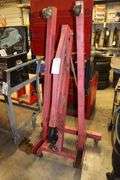 8 Ton long arm cherry picker - Backes Commercial Auctioneers
