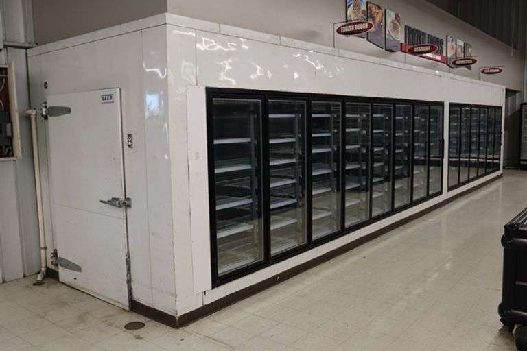 Leer 8' x 40' x 100" tall Walk-In Freezer w/ floor & 14) 30" glass ...