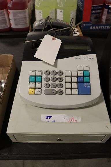 Royal 115CX cash register with credit card reader and receipt paper ...