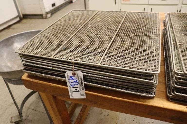 Times 19 - 24" x 24" Fryer screens - Backes Commercial Auctioneers