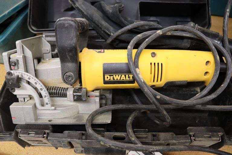 DeWalt DW682 plate jointer - Like New - Backes Commercial Auctioneers