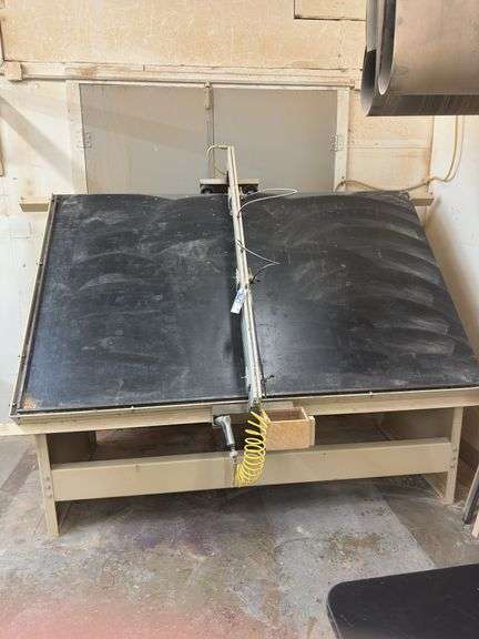 Ritter R215E/A -pneumatic 5’ x 8’ Face Frame assembly table - 3 ...