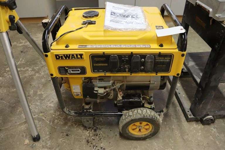 DeWalt DXGNR8000 - 8000 watt portable gas generator - Backes Commercial ...