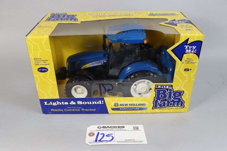 Ertl Big Farms New Holland T6070 tractor in box - 35906 - battery ...