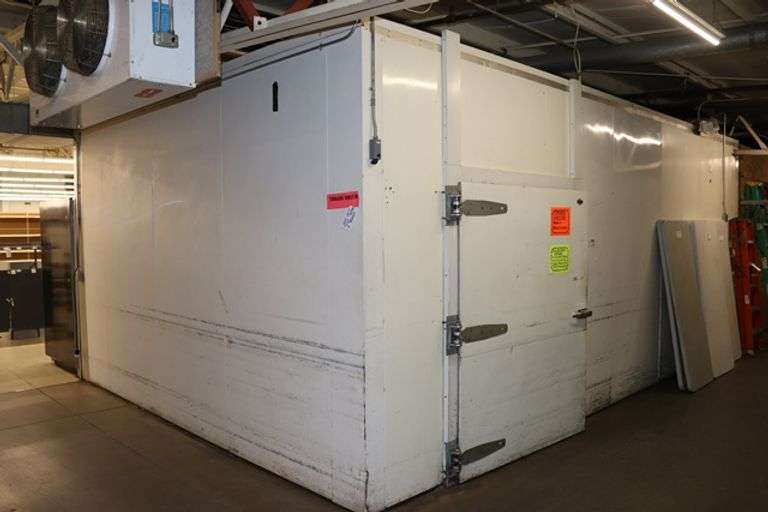 Leer 16' x 24' x 110" Tall walk-in meat cooler w/ 60" door, 48 ...