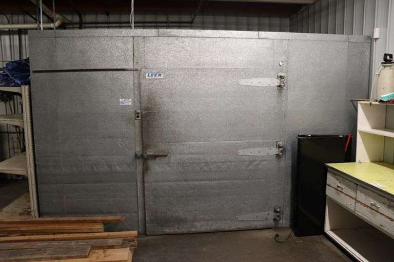 Leer 9' x 13' x 96" tall galvanized walk in produce cooler w/ 1 fan ...
