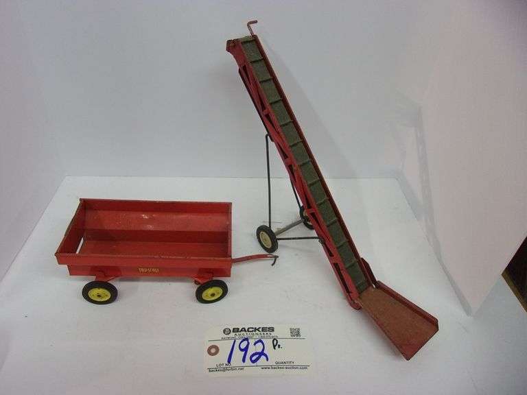 Tru--Scale Wagon and elevator - Backes Commercial Auctioneers