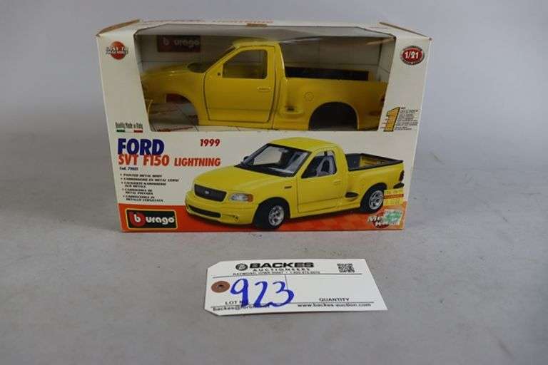 Burago 1999 Ford SVT F150 Lightning 1/21 scale model kit - Backes ...