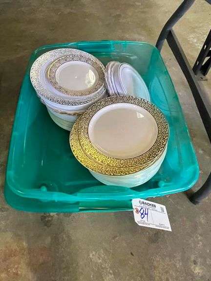 Tote to go - Gold & silver rimmed plastic plates - Backes Commercial ...
