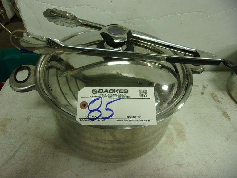 Cooking pot with tongs - Backes Commercial Auctioneers