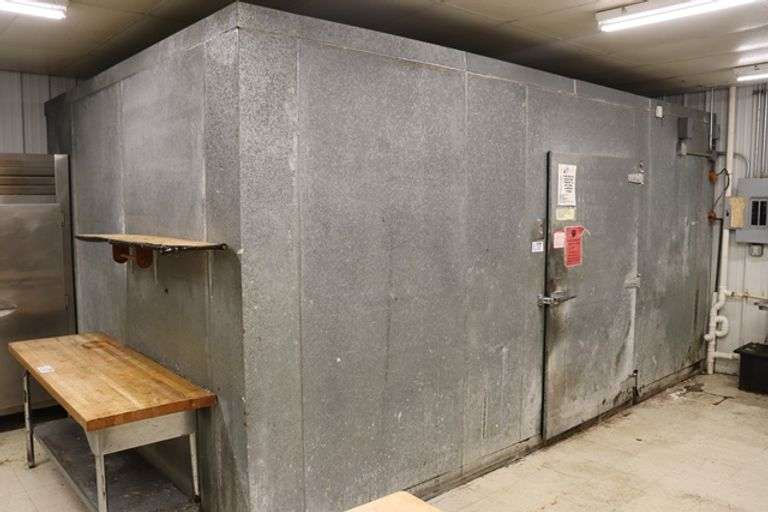 Leer 12' x 18' x 104" Galvanized walk in freezer w/ floor, 3 fan ...