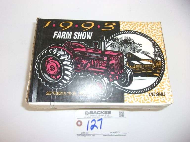 International ID-9 1993 Farm Show in box - Backes Commercial Auctioneers